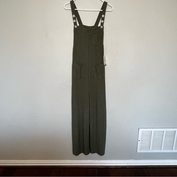 HALARA | Pants & Jumpsuits | Nwt Halara Moss Olive Green Ribbed ...